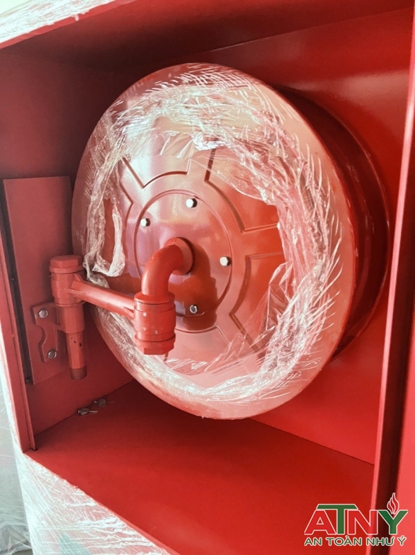 Kích thước tủ đựng cuộn vòi rulo là bao nhiêu 900x900x400